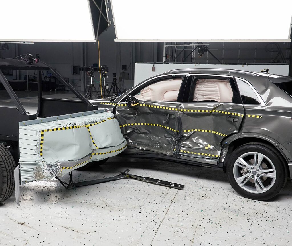 (video) IIHS se pregăteşte să introducă un crash test lateral ...