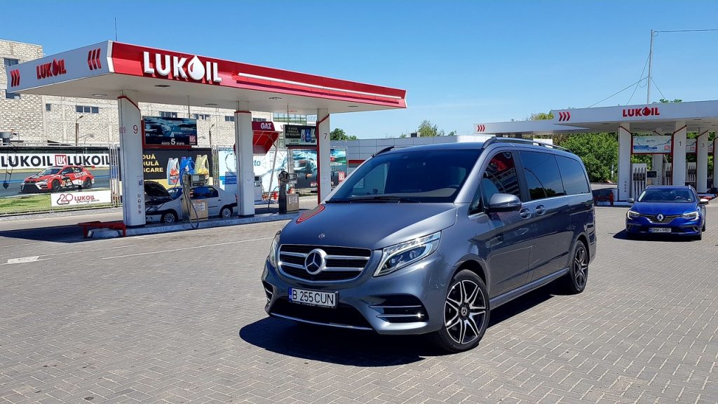 (video) Test Drive: Mercedes-Benz V250 CDI 4MATIC Long