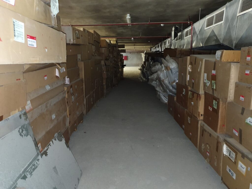 (video) Ofertă neobişnuită! Pe eBay a apărut la vânzare un întreg ...