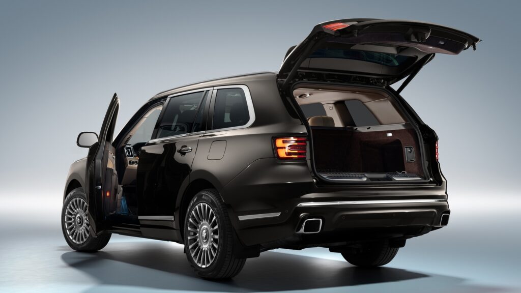 (video) Premieră: Noul AURUS Komendant costă cât aproape două Rolls ...