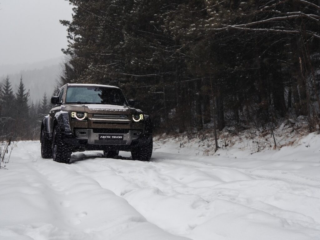 (video) Dorinţa a fost ascultată. Arctic Trucks a modificat noul Land ...