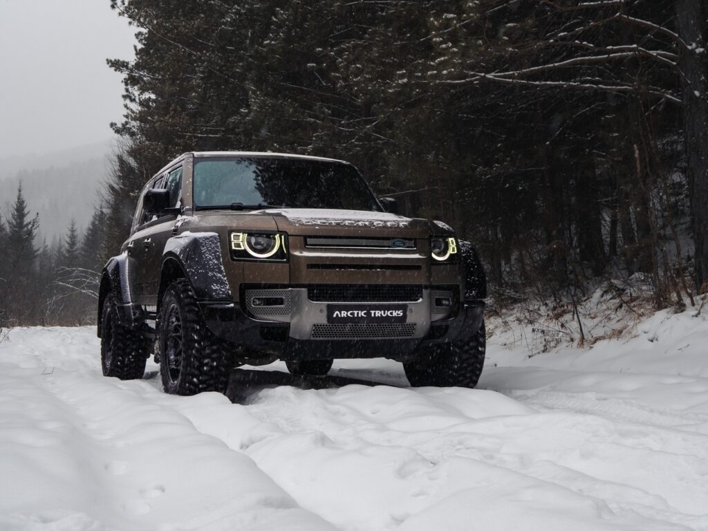 (video) Dorinţa a fost ascultată. Arctic Trucks a modificat noul Land ...