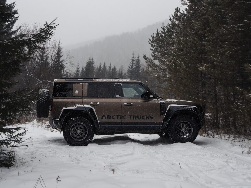 (video) Dorinţa a fost ascultată. Arctic Trucks a modificat noul Land ...