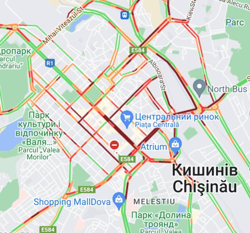 (video) Ambuteiaje masive în Chişinău începând cu seara zilei de ieri. Cum s-au văzut pe hartă ...