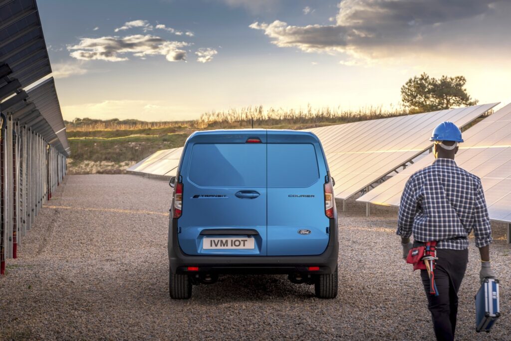 (video) Premieră: Noul Ford Transit Courier, inclusiv cel complet ...