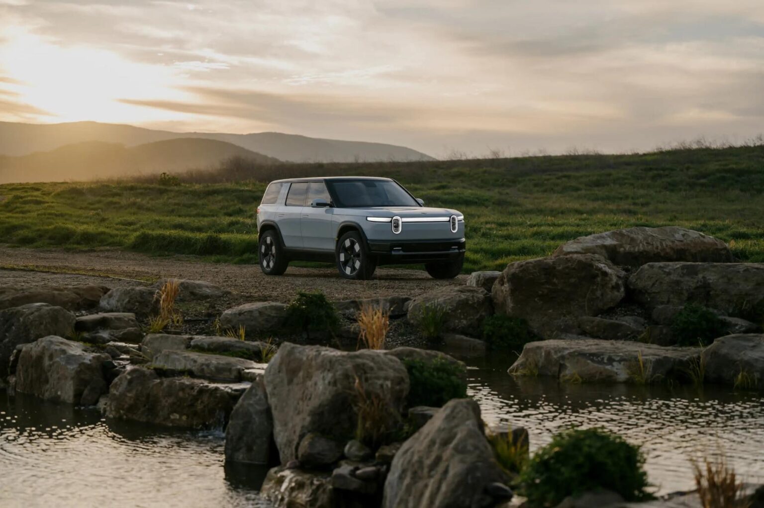 (video) Premieră: Rivian a lansat noul model R2 care va concura ...