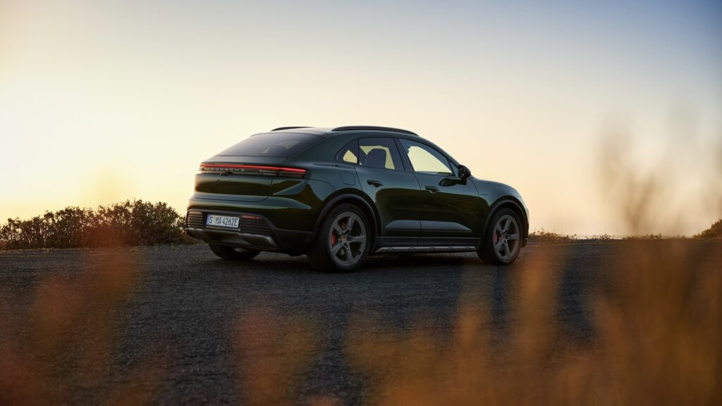 (video) Noul Porsche Macan electric s-a ieftinit și a primit un off ...