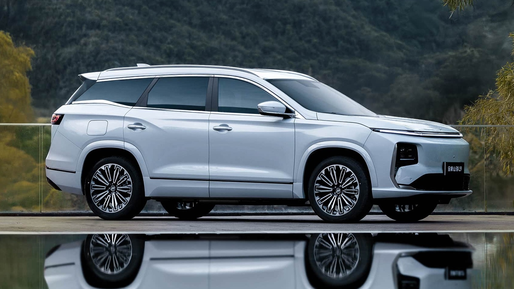 (video) Auto Shanghai 2025: Noul Jetour Shanhai L9 facelift - debut public și start vânzări