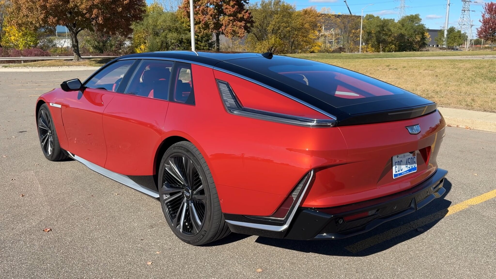 (video) Doug DeMuro estimează o mare depreciere a modelului Cadillac ...