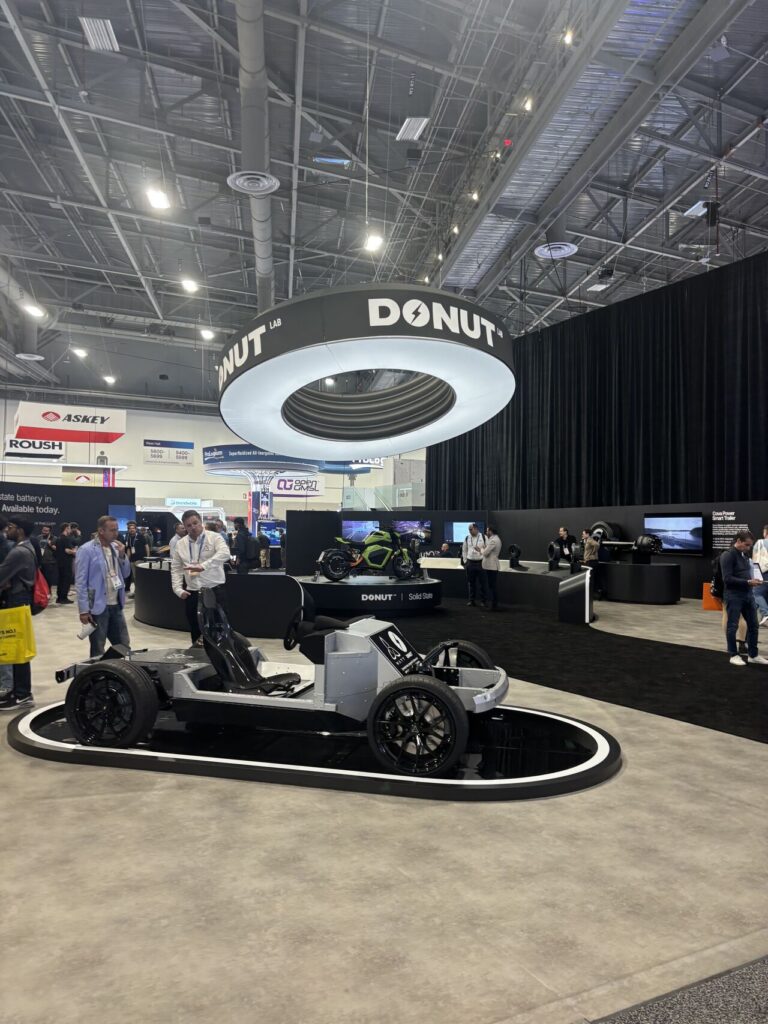 (video) CES 2026: Donut Lab și WATT Electric Vehicles colaborează la o ...
