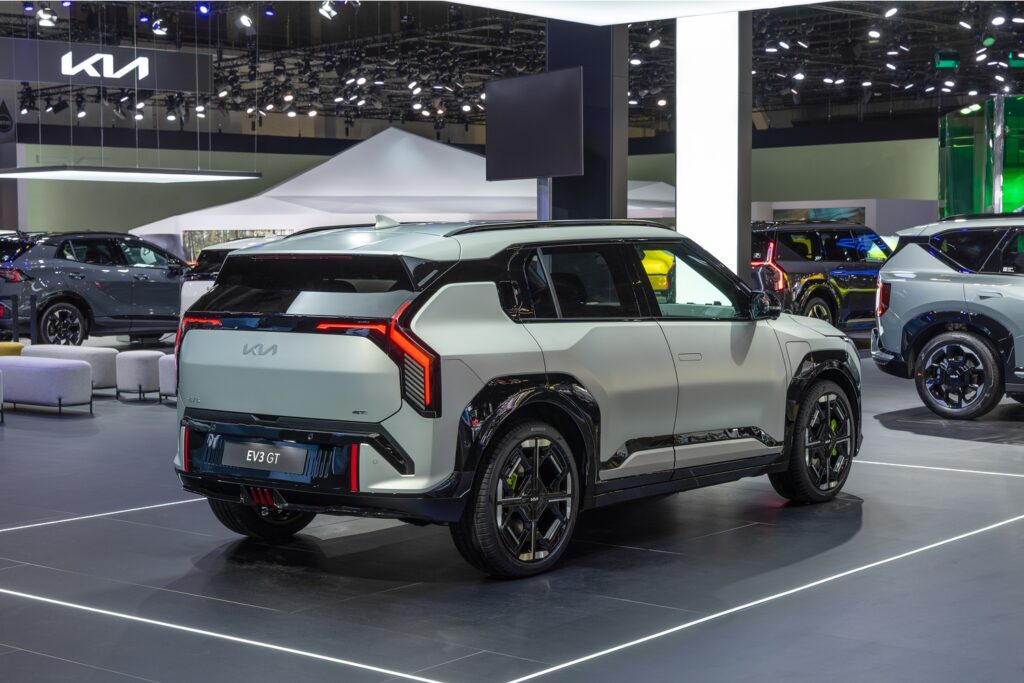(video) Brussels 2026: Premieră mondială - noile KIA EV3 GT, EV4 GT și ...