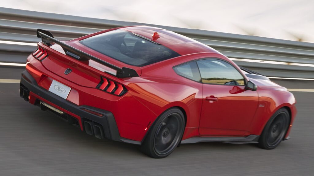 (video) Premieră: Ford Mustang Dark Horse SC – noul etalon al ...